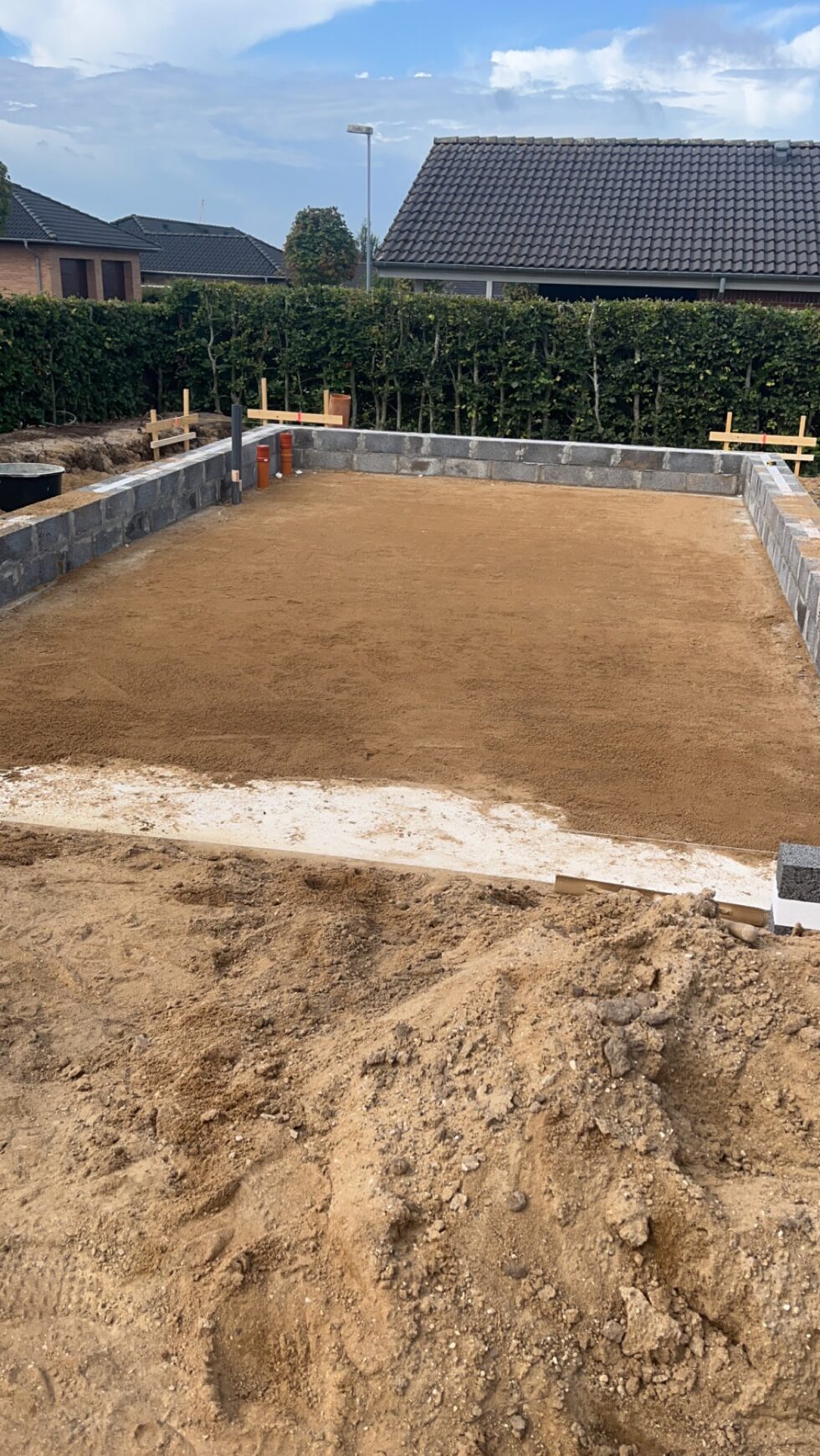 Fundament, sokkel / sokkelsten og sandpude - lad os hjælpe